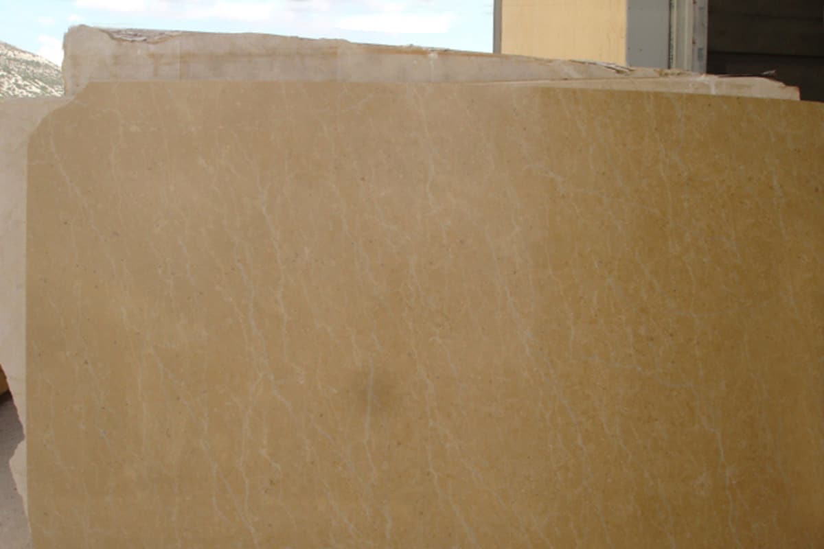 Explorez l'Élégance Naturelle avec la Pierre Cenia