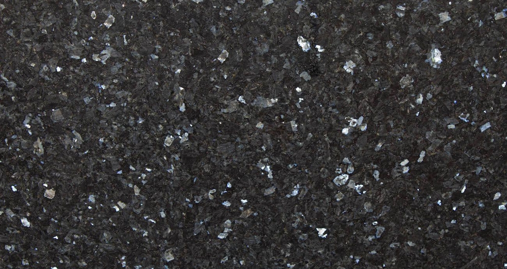Granit Labrador Foncé : Mystère Profond d'une Pierre Norvégienne